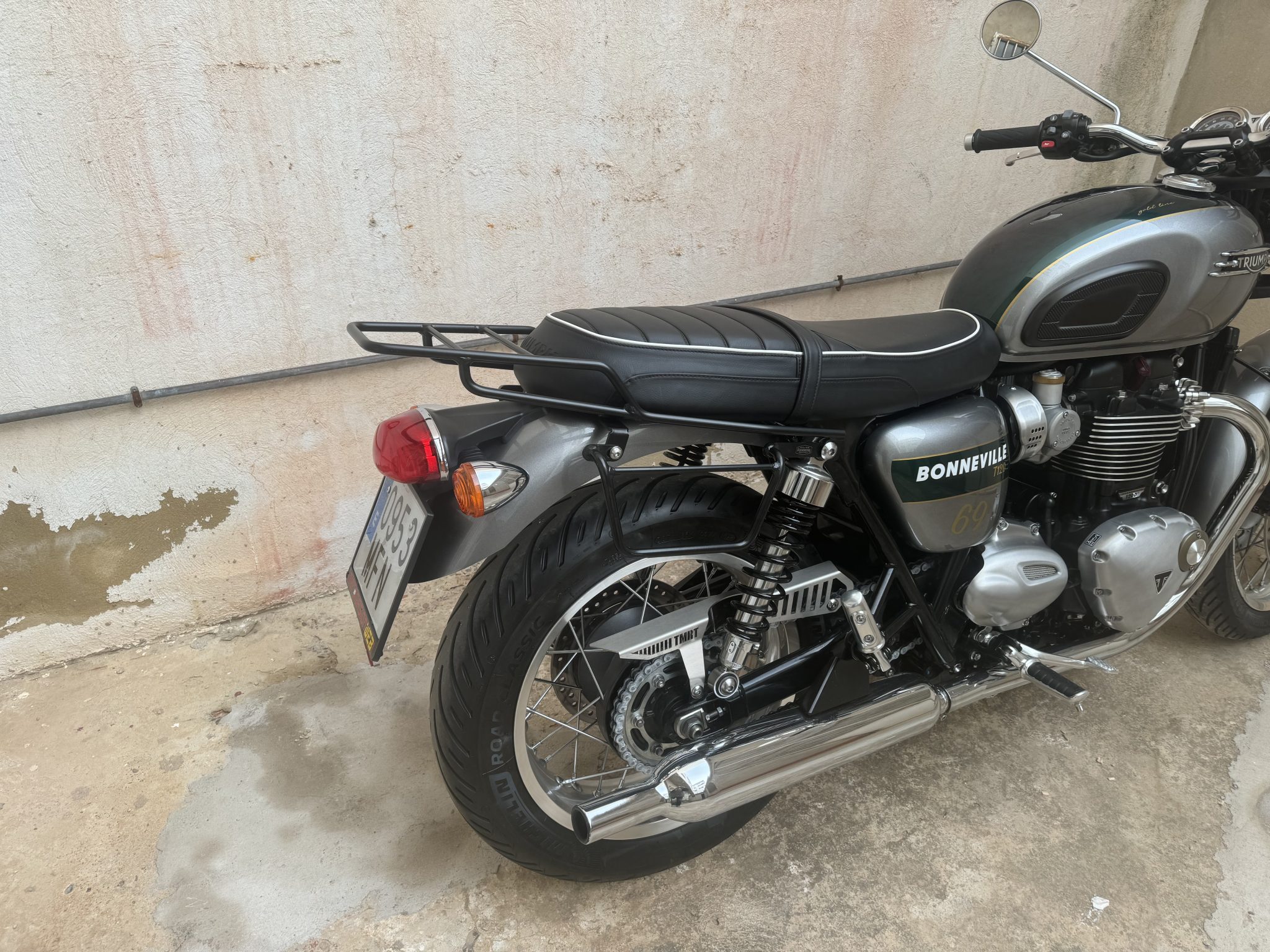 Rear luggage rack for Triumph Bonneville satin black - La Poderosa ...