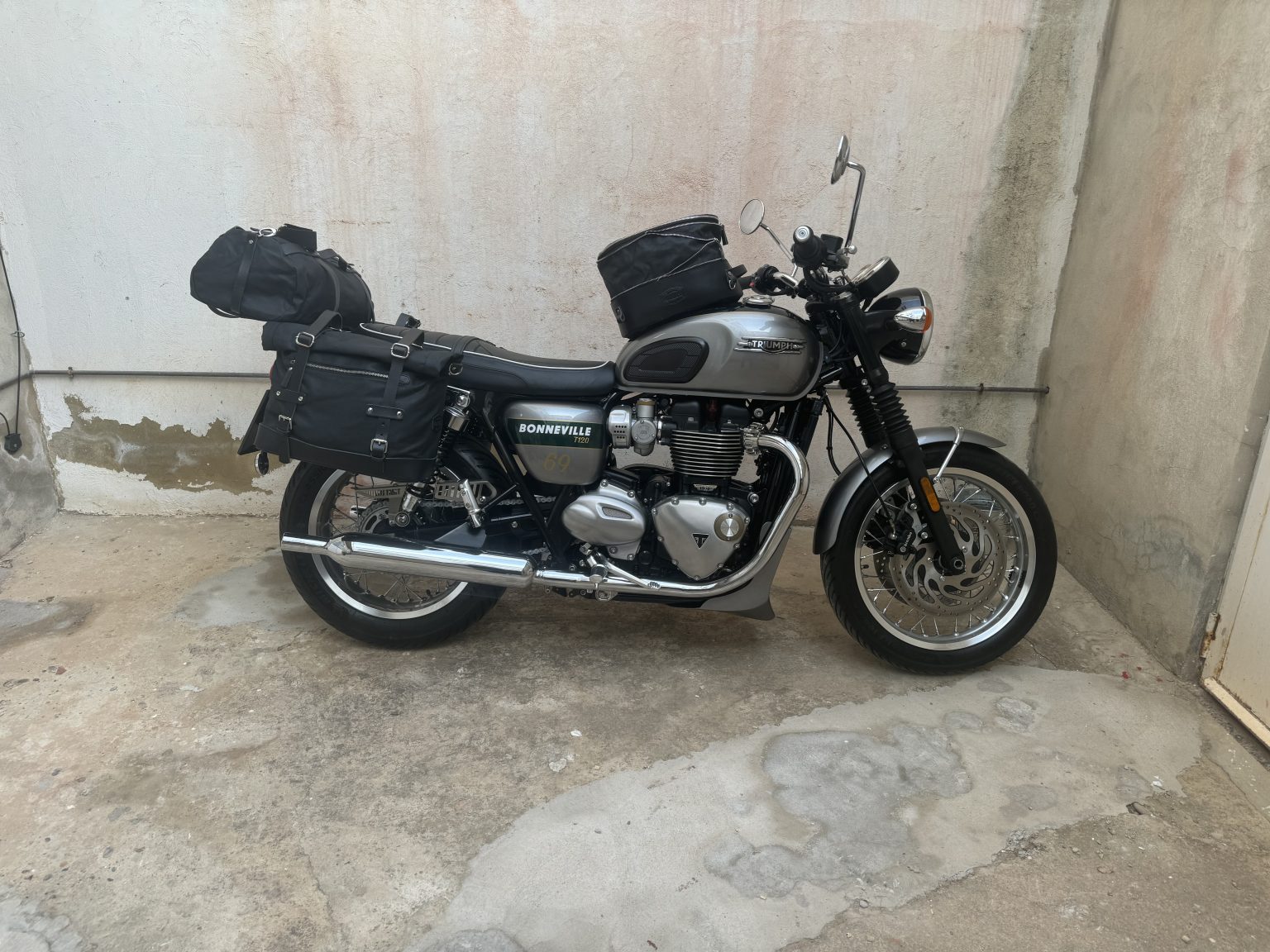 Full set Rear luggage carrier and racks for saddlebags Triumph ...