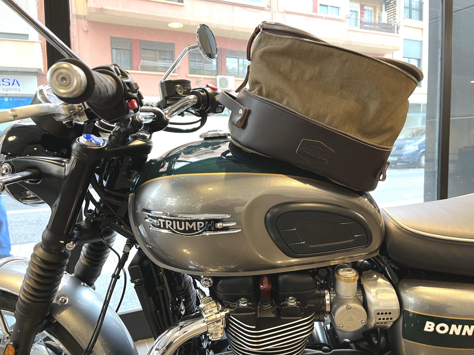 Fez 19L tank bag new model with magnets Safari Beige / dark brown ...