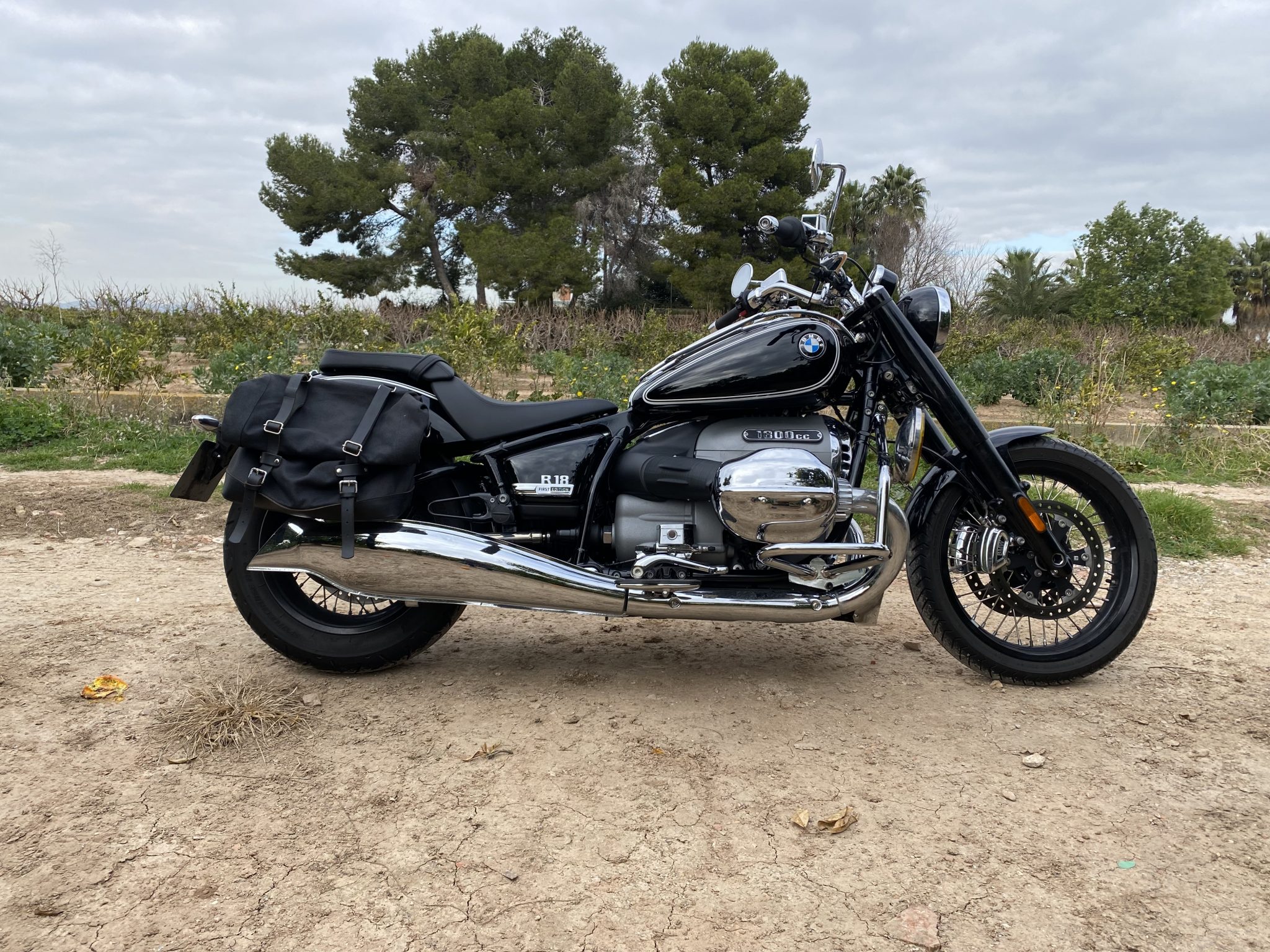 Bmw R18 crash bar chrome black Gigi Krauser Style - La Poderosa Goods ...