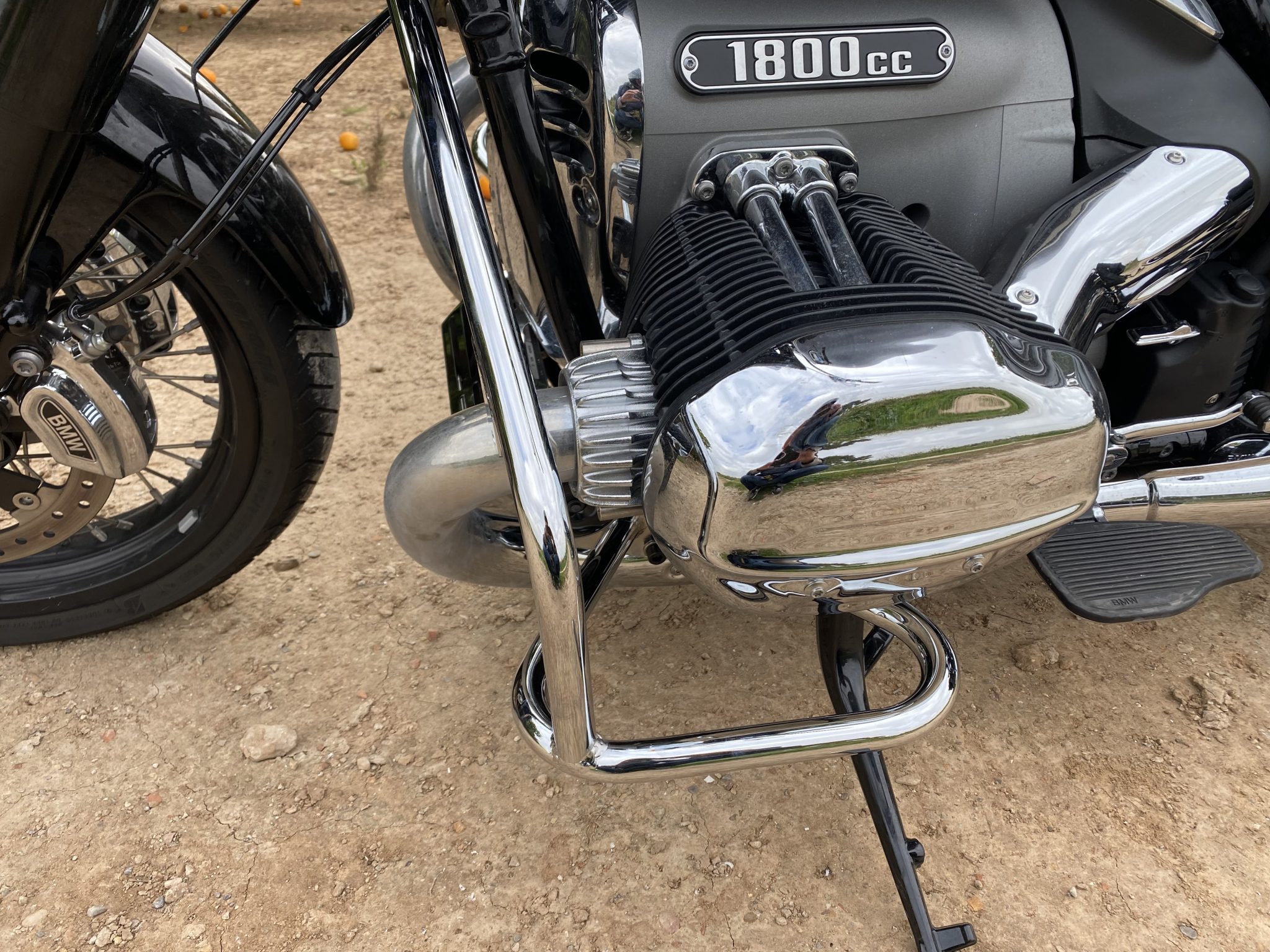 Bmw R18 crash bar chrome black Gigi Krauser Style - La Poderosa Goods ...