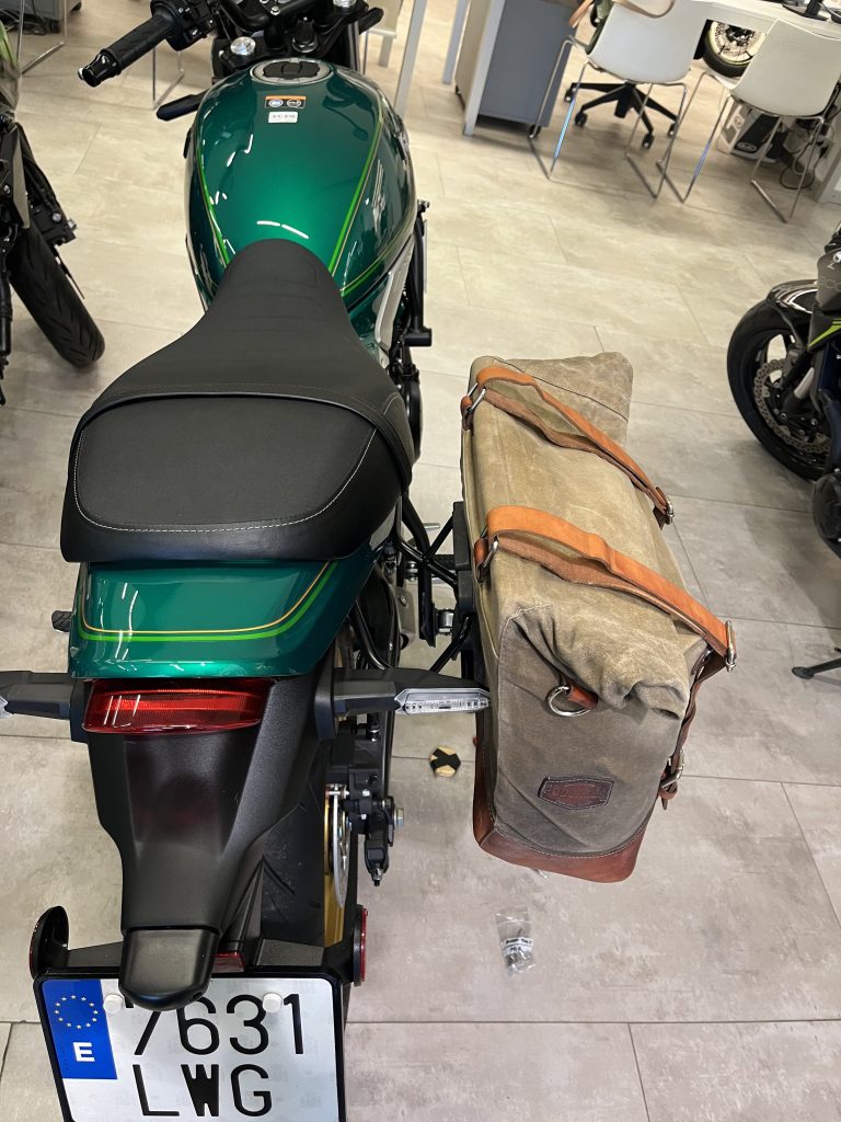 Saddlebag support (both sides) Kawasaki Z650RS satin black - La ...