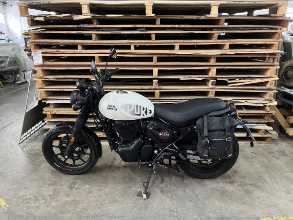 Saddlebag holder (left side) Royal Enfield Hunter 350 satin black - La ...