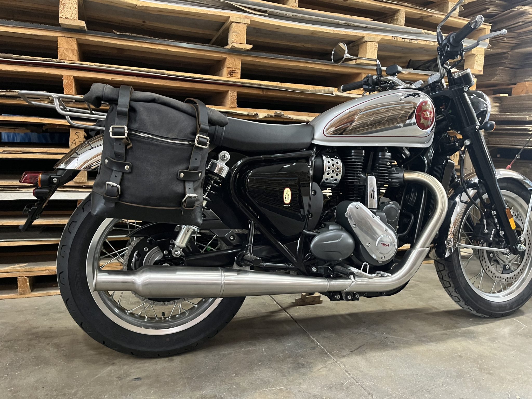 Full set Rear luggage carrier and racks for saddlebags BSA Goldstar 650 ...