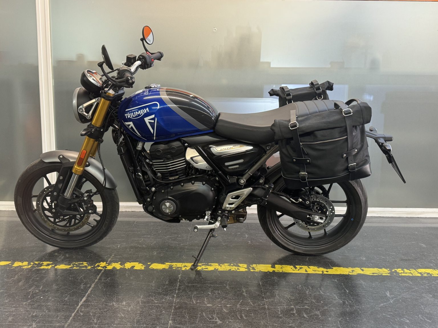 Saddlebag support Triumph Speed 400 Satin Black (left side) - La ...