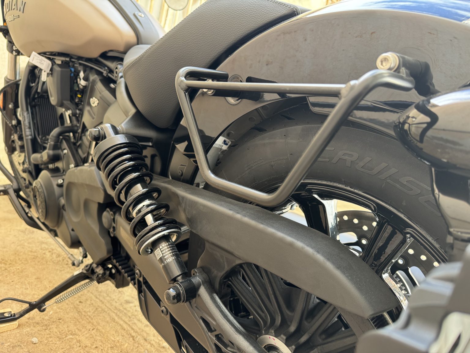 Saddlebag support Indian Scout Bobber 2024 Satin Black - La Poderosa ...