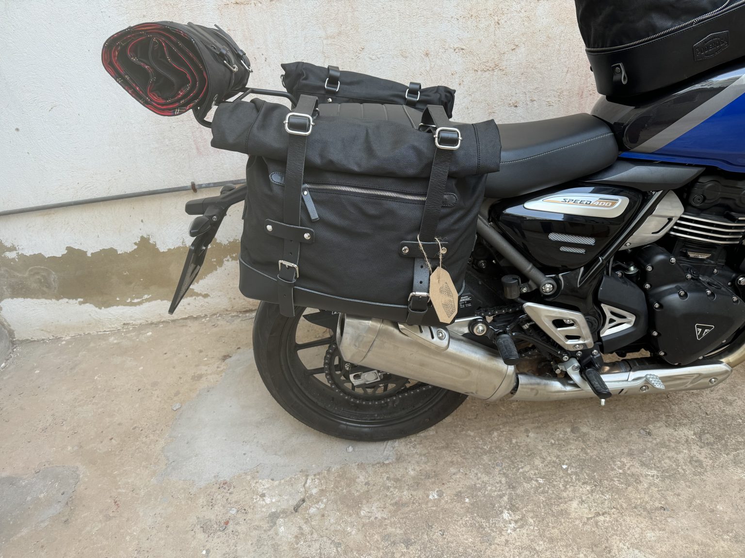 Saddlebag support Triumph Speed 400 Satin Black (left side) - La ...