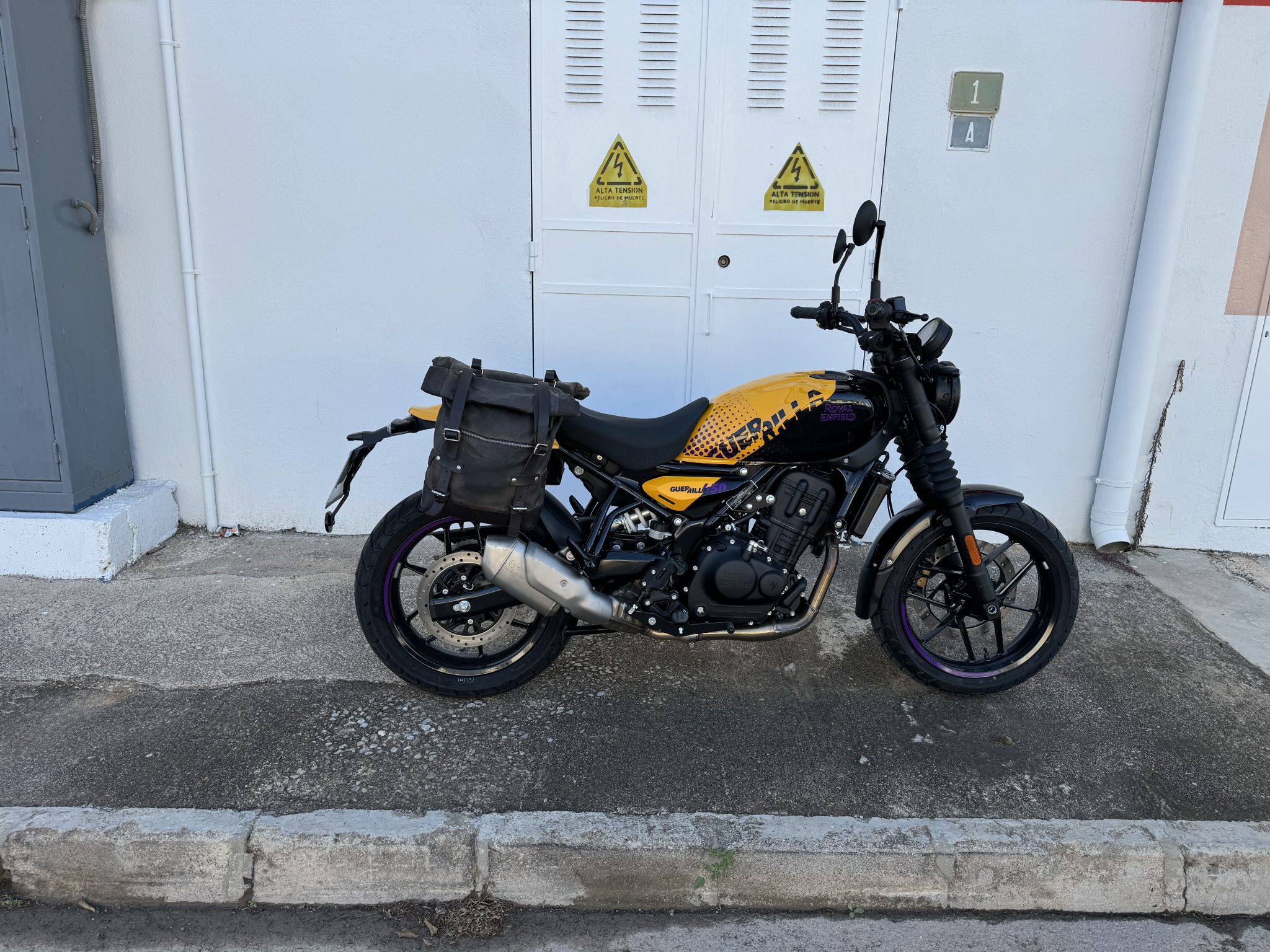 Saddlebag racks for Royal Enfield Guerrilla 450 Satin black - La ...