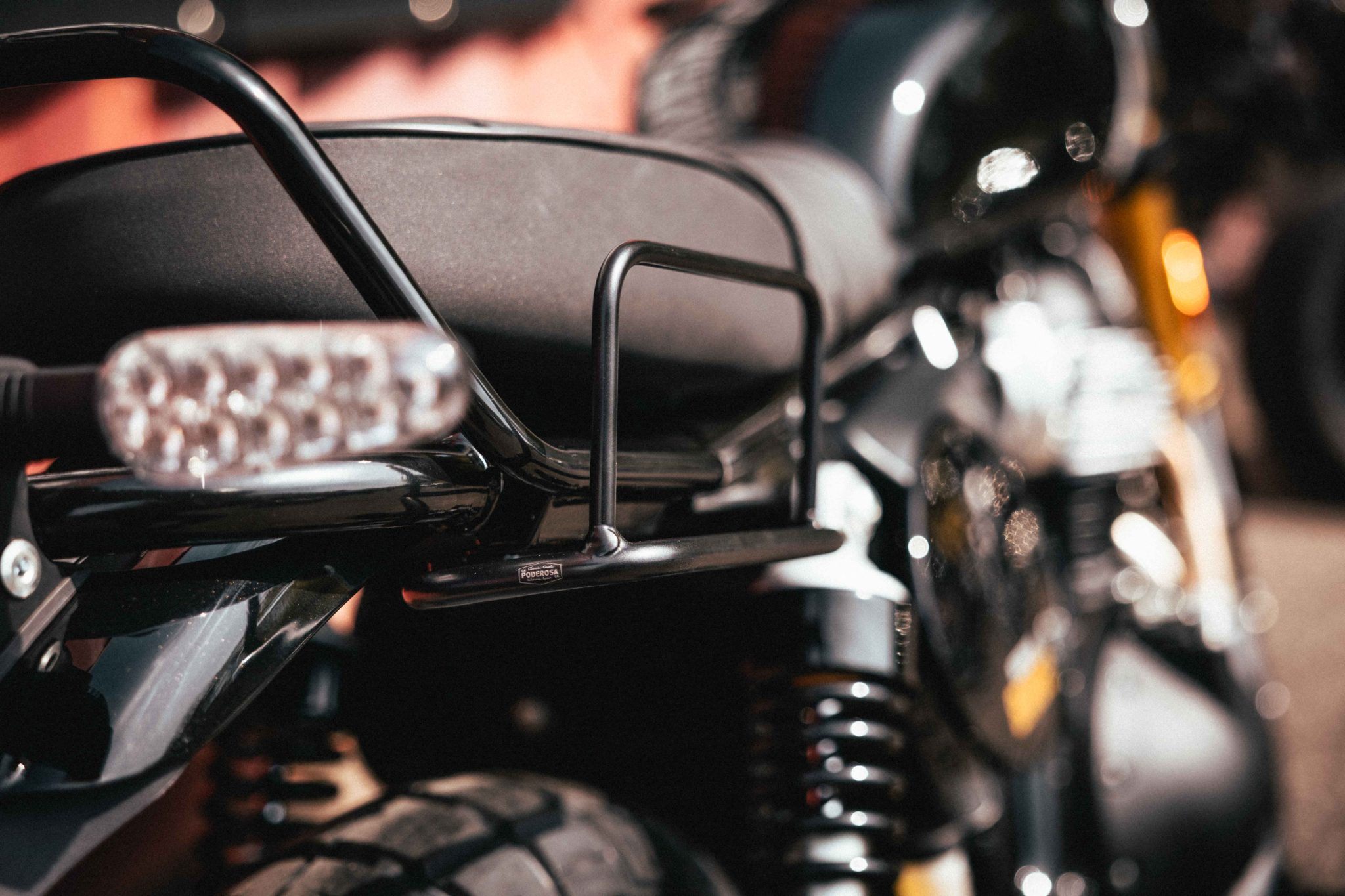 Saddlebag racks ( both sides) Royal Enfield Bear 650 Satin black solo ...